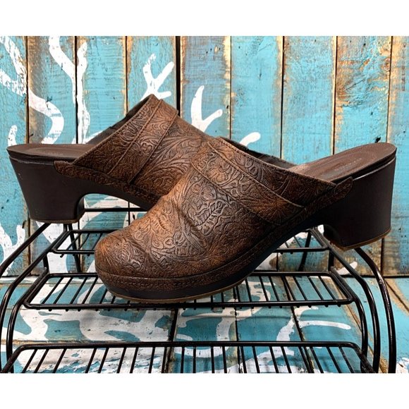 CROCS | Shoes | Crocs Size Sarah Tooled Clog Triple Comfort Slip On ...